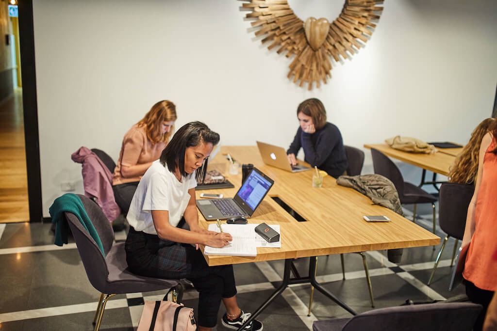 The Ultimate Guide To Hot Desking | Tally Workspace